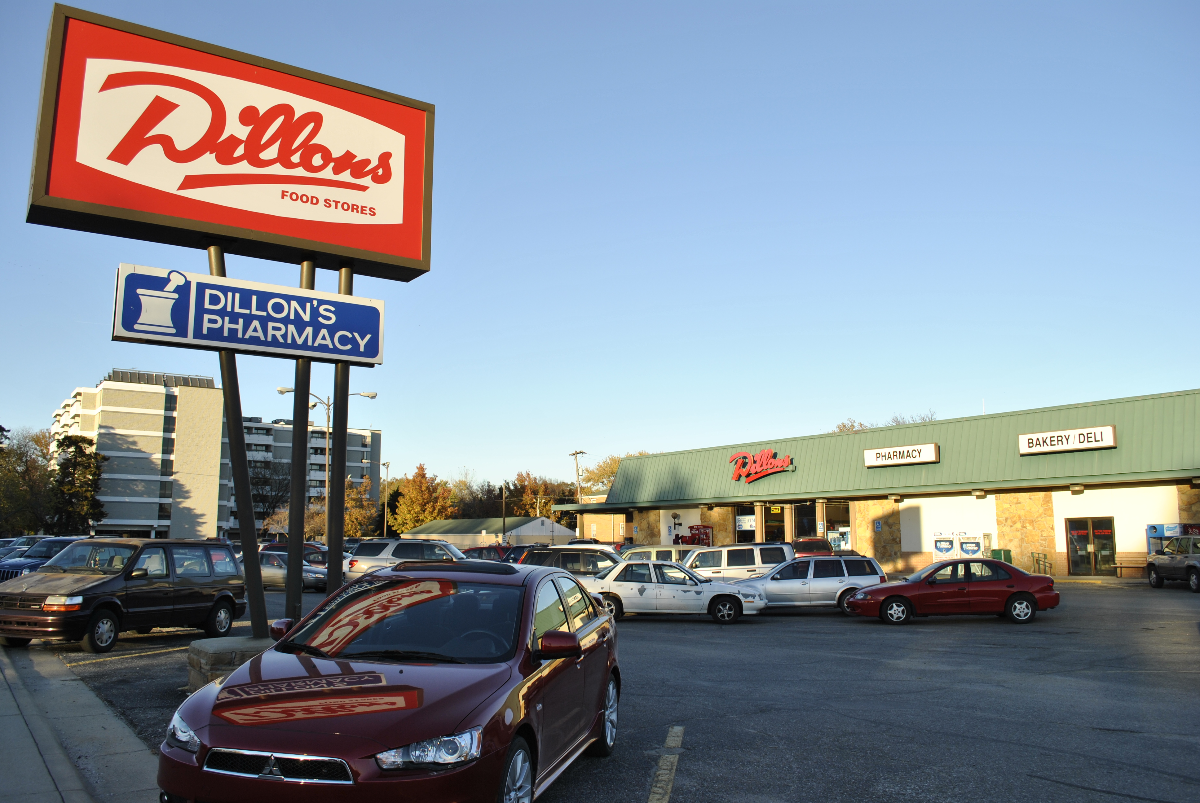 Dillons proposes tearing down Lawrence’s Massachusetts Street store and ...